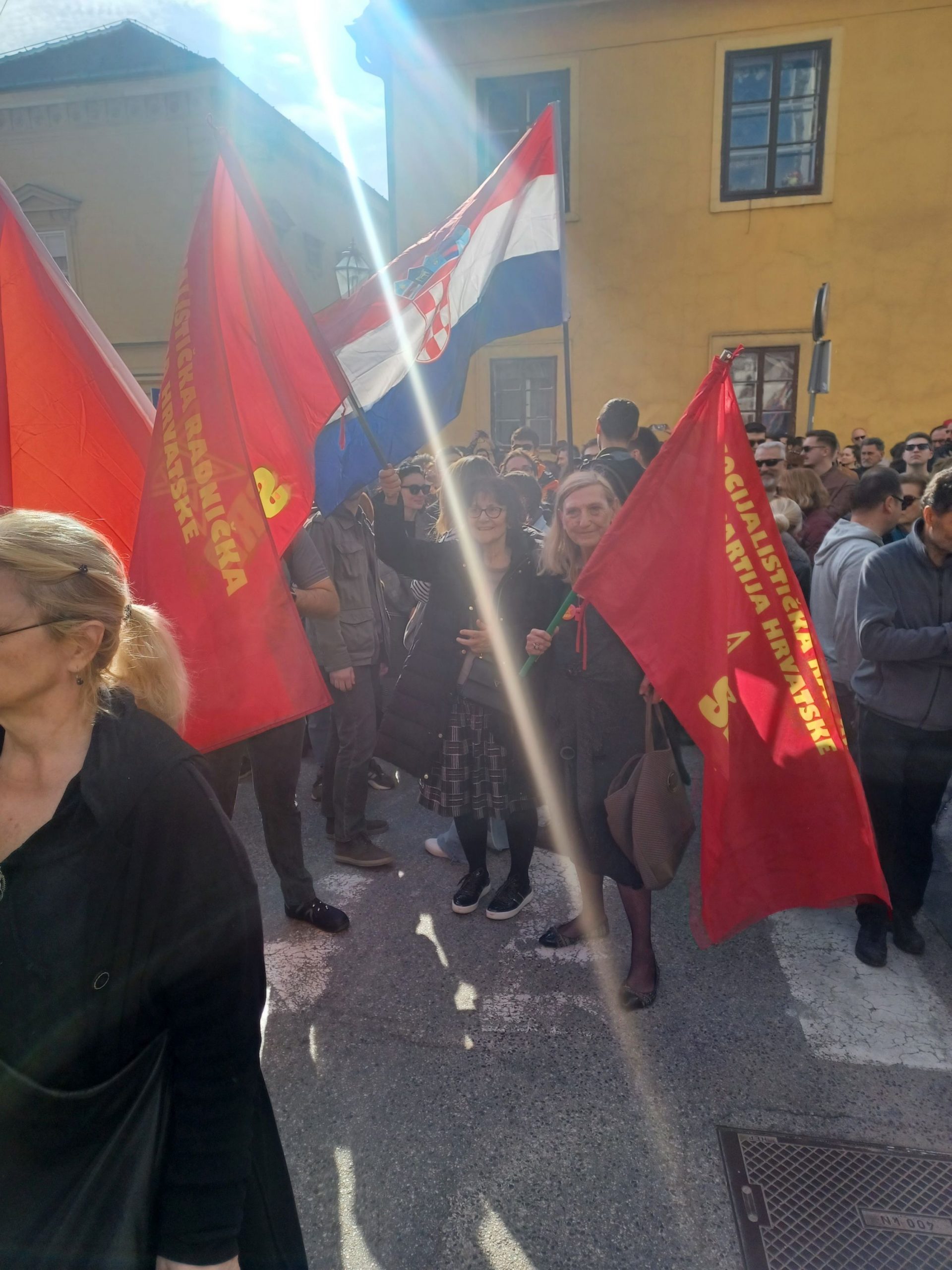 Dosta je tiranije! Dosta je laži! Dosta je korupcije!